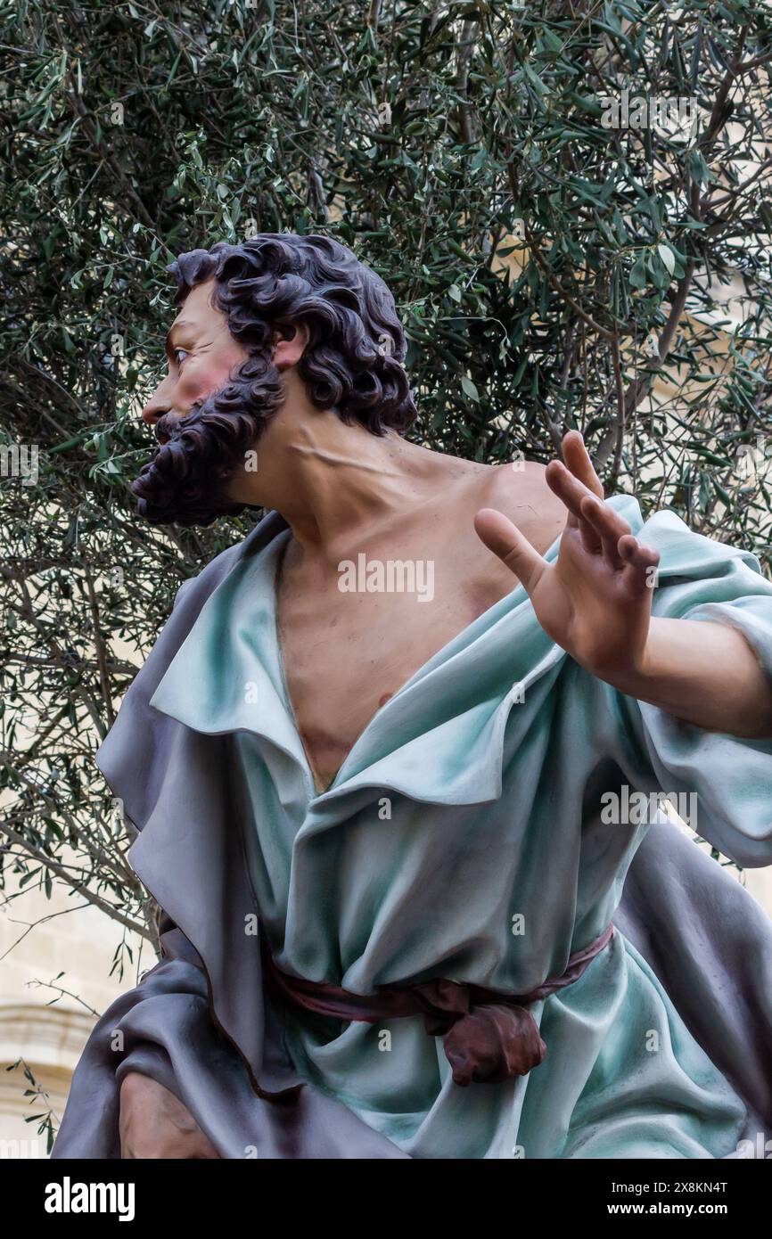 Good friday church statue hi-res stock photography and images - Alamy