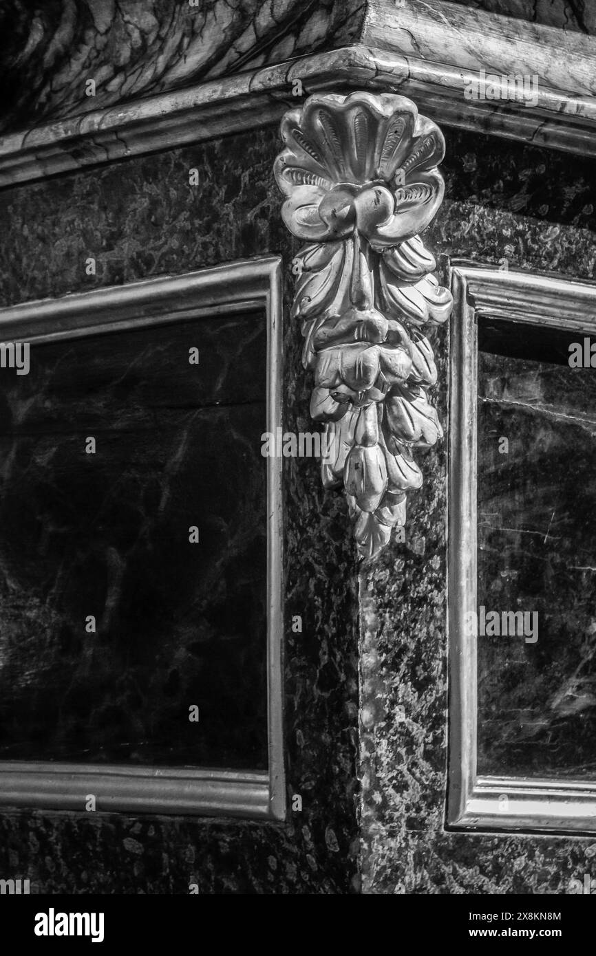 Product sculpture Black and White Stock Photos & Images - Alamy