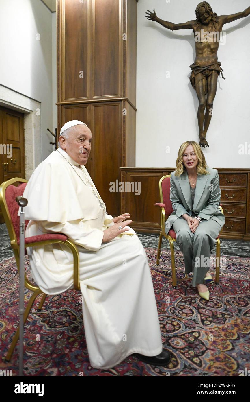 Pope Francis meets Italian Prime Minister Giorgia Meloni at the Vatican ...