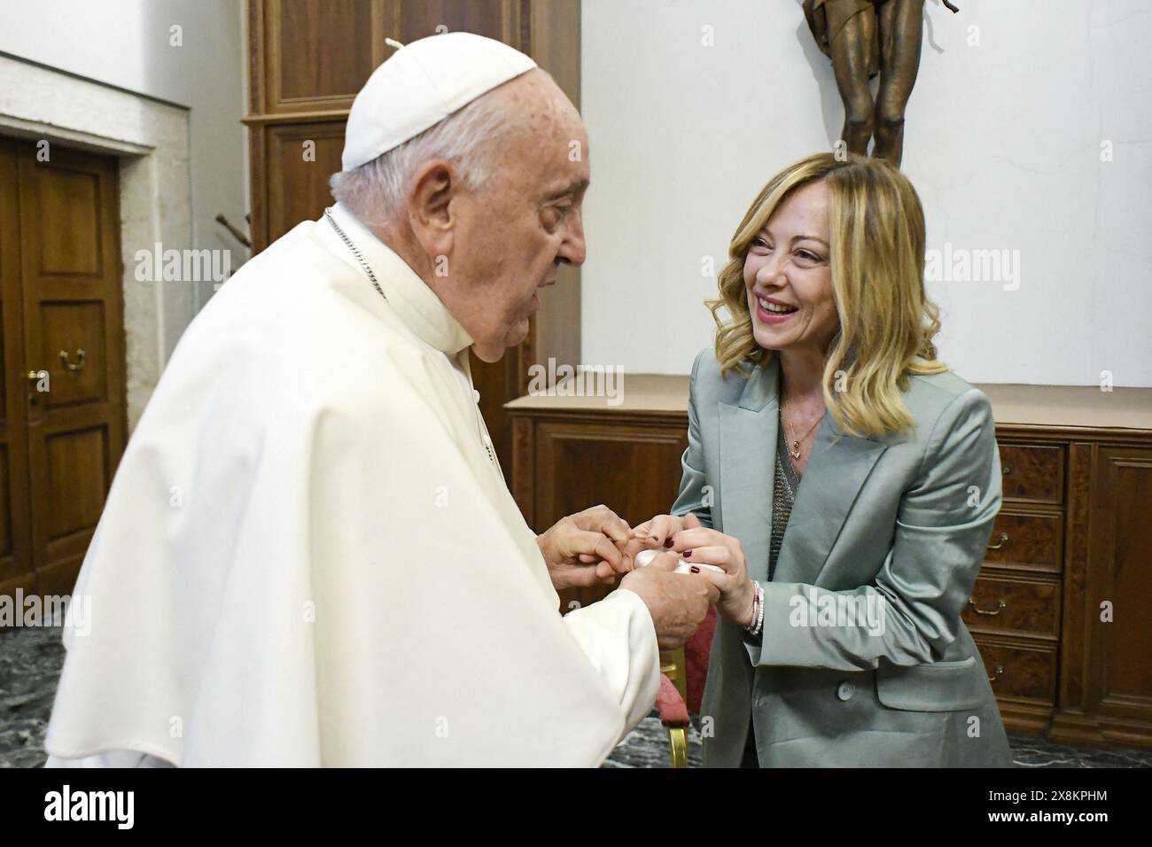 Pope Francis meets Italian Prime Minister Giorgia Meloni at the Vatican ...