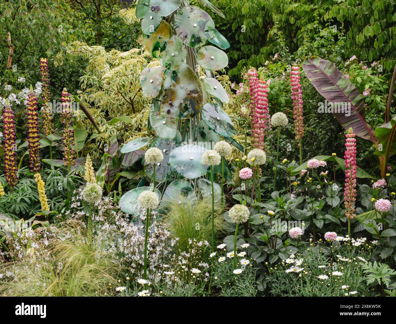 ''chelsea flower show'' exhibit hi-res stock photography and images - Alamy