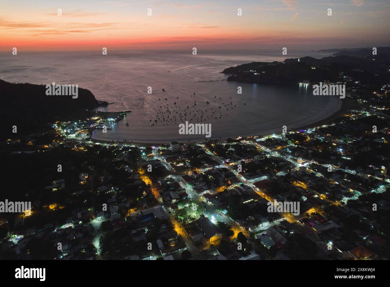 Tropical resort sunset hi-res stock photography and images - Alamy