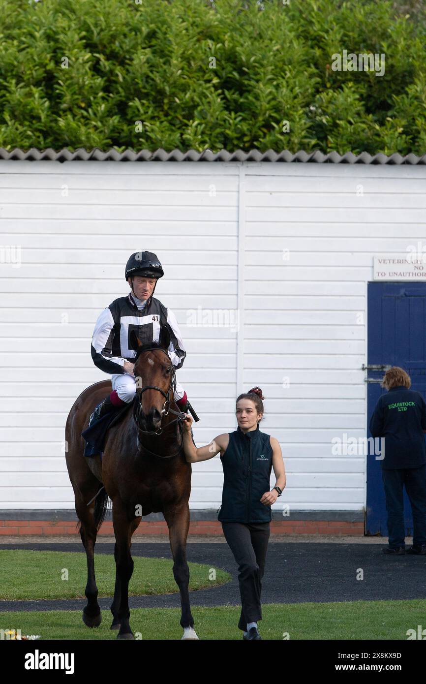 Windsor, UK. 25th May, 2024. Horse Sixties Chic ridden by jockey Edward ...