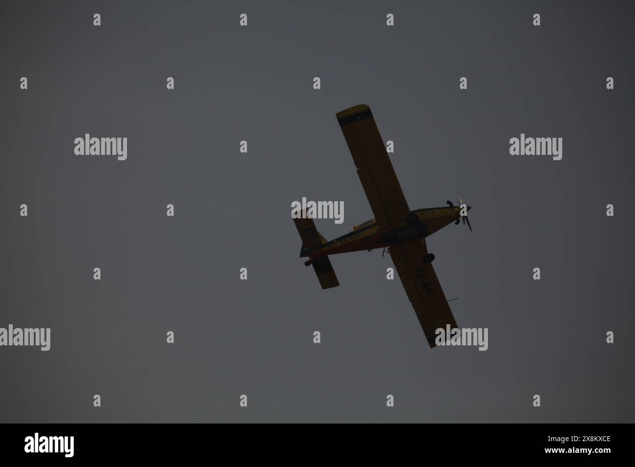 Air Tractor AT-802 Fire fighting Aircraft puts out a forest fire Stock ...