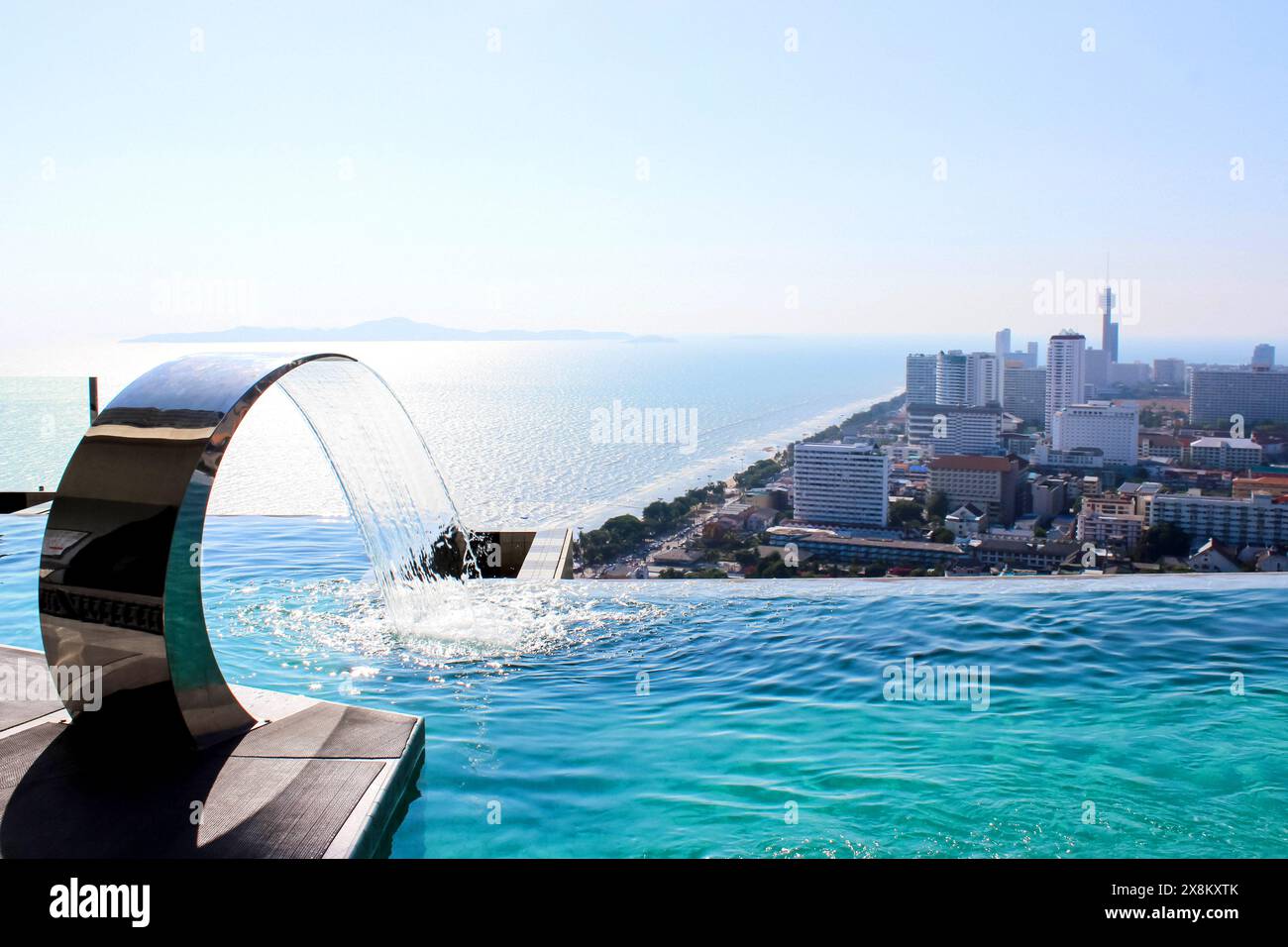 Exclusive rooftop retreat infinity hi-res stock photography and images ...
