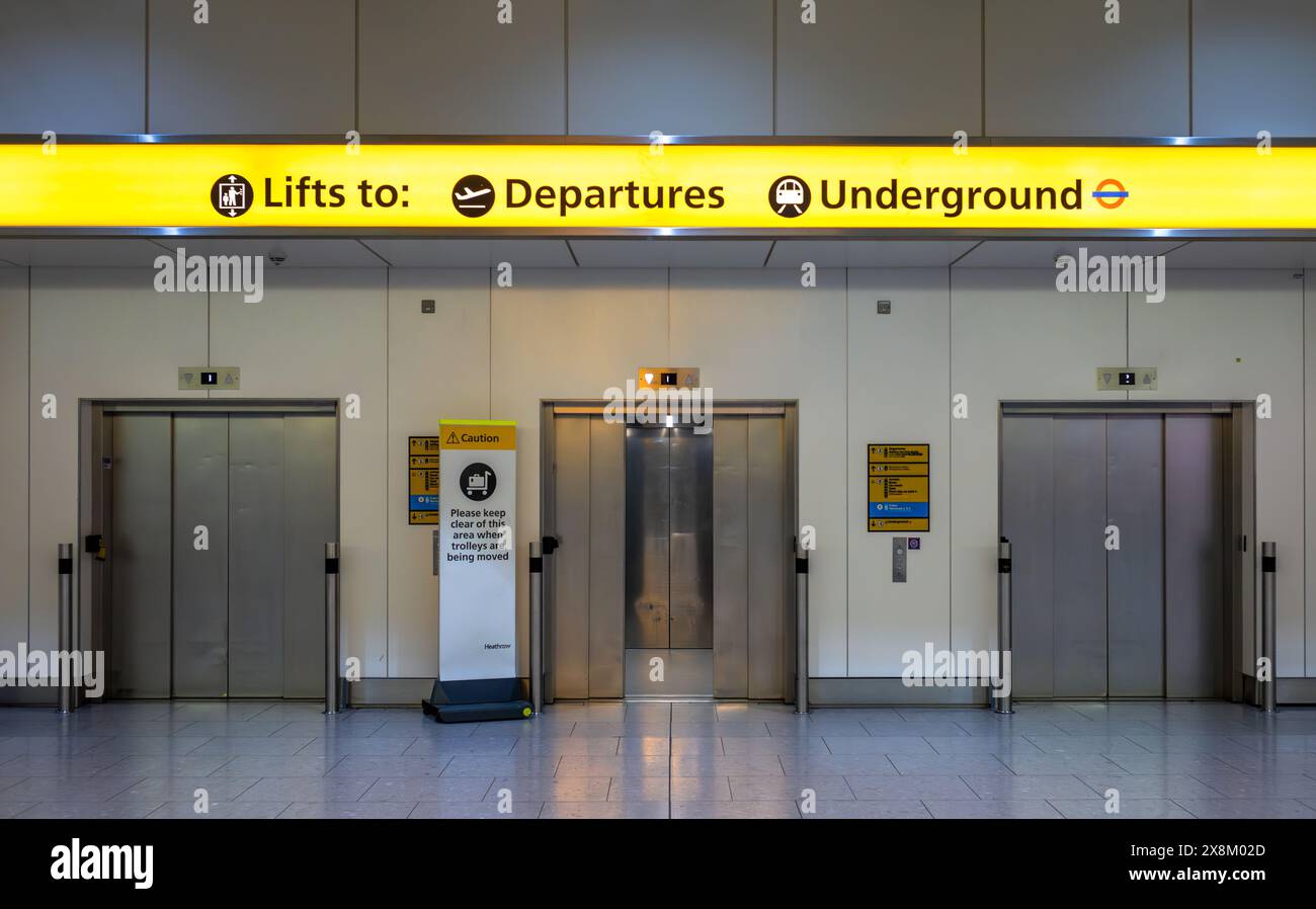 Elevators doors hi-res stock photography and images - Alamy