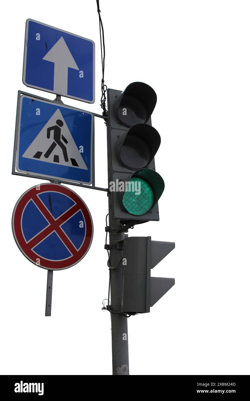Green traffic light with no stopping signs, one-way traffic and ...