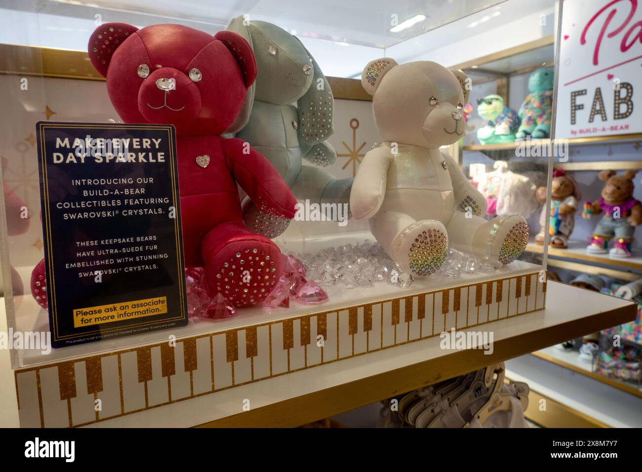 FAO Schwarz is a famous toy store located in 30 Rockefeller Center, New ...