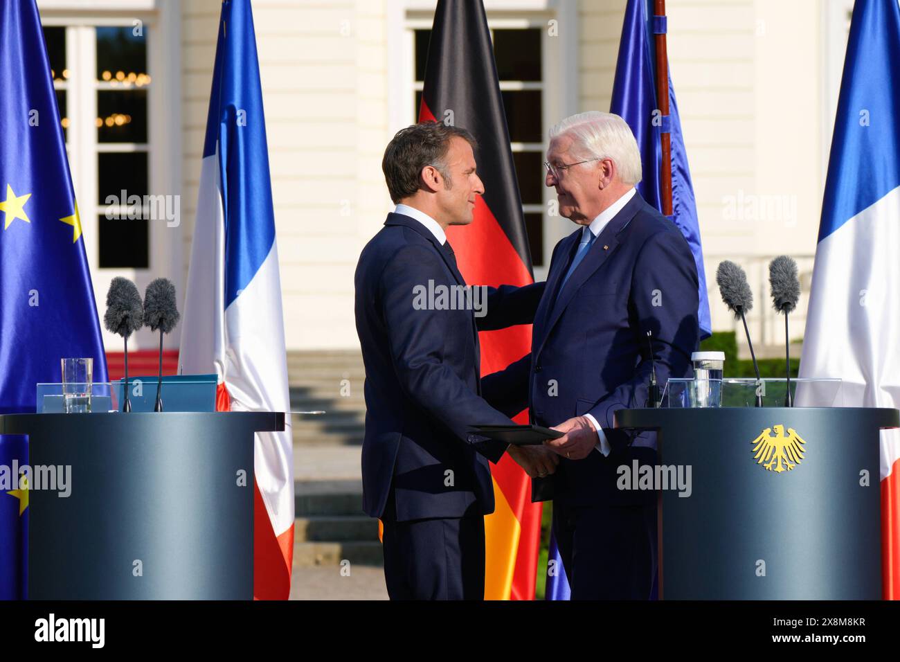 Pressekonferenz Staatspraesident Macron und Bundespraesident ...