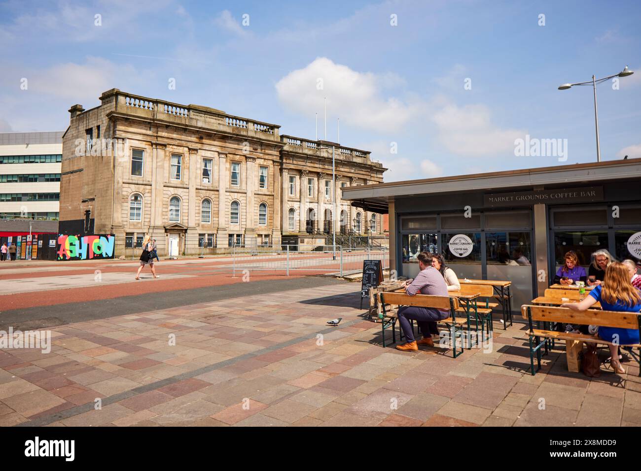 Tameside Gtr Manchester Ashton-under-Lyne town hall Stock Photo - Alamy