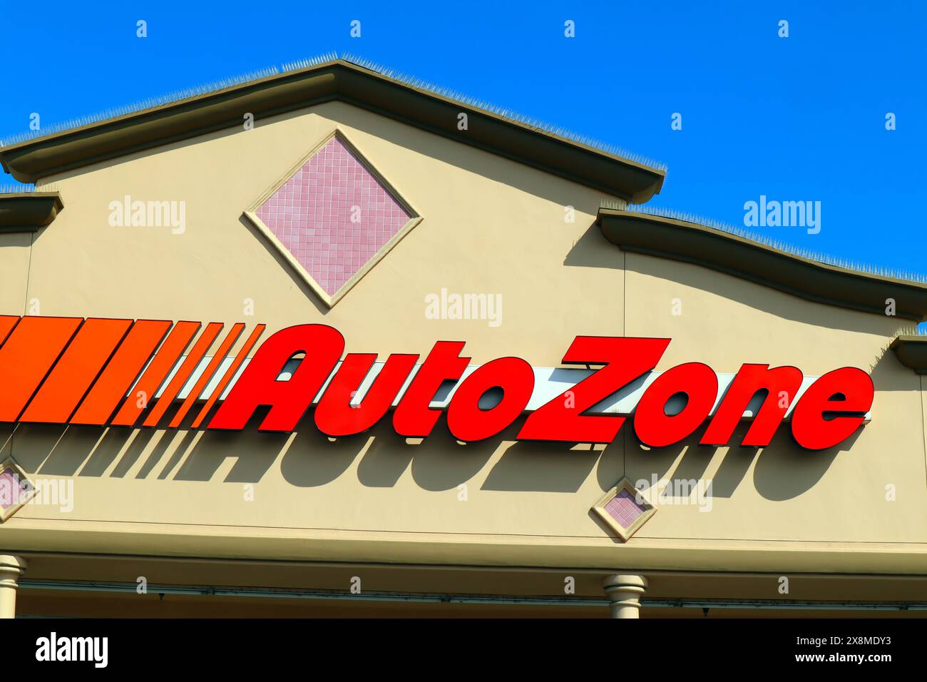 Autozone auto parts hi-res stock photography and images - Alamy