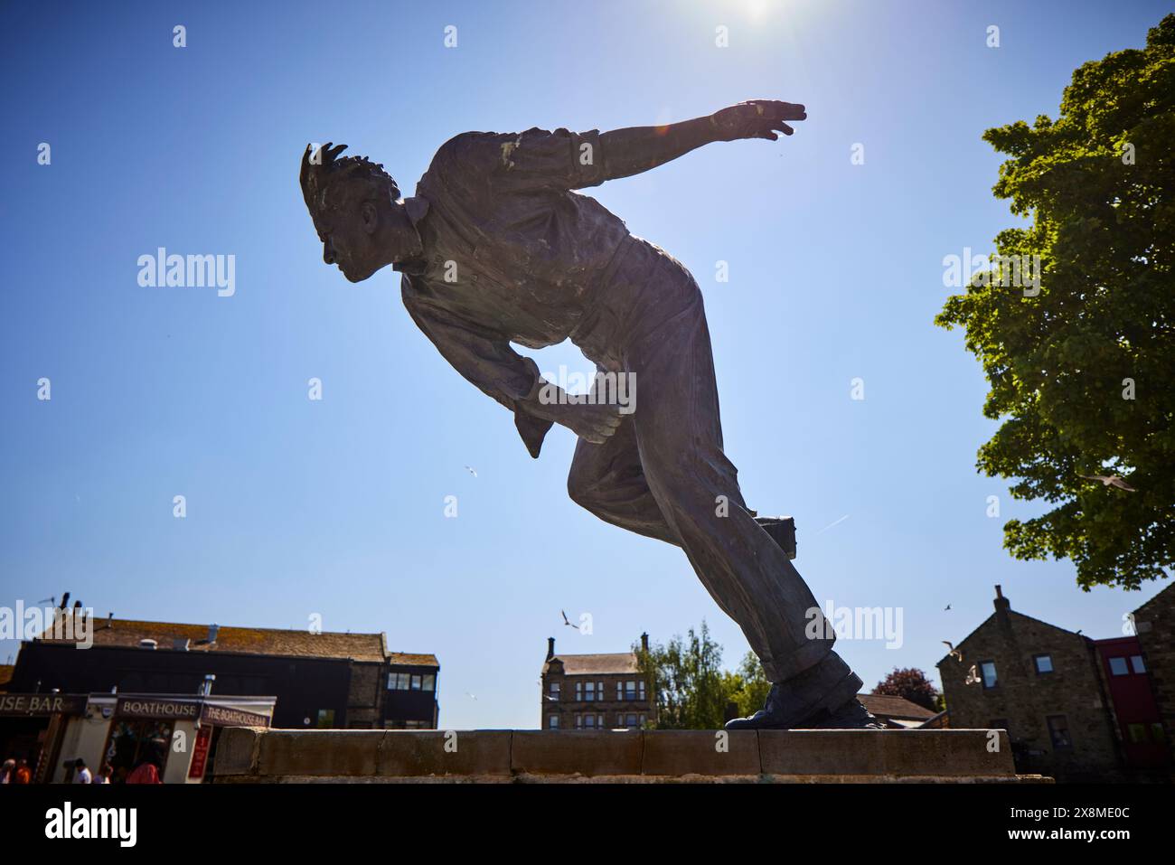 Skipton, North Yorkshire town centre Statue of Freddie Truman English ...