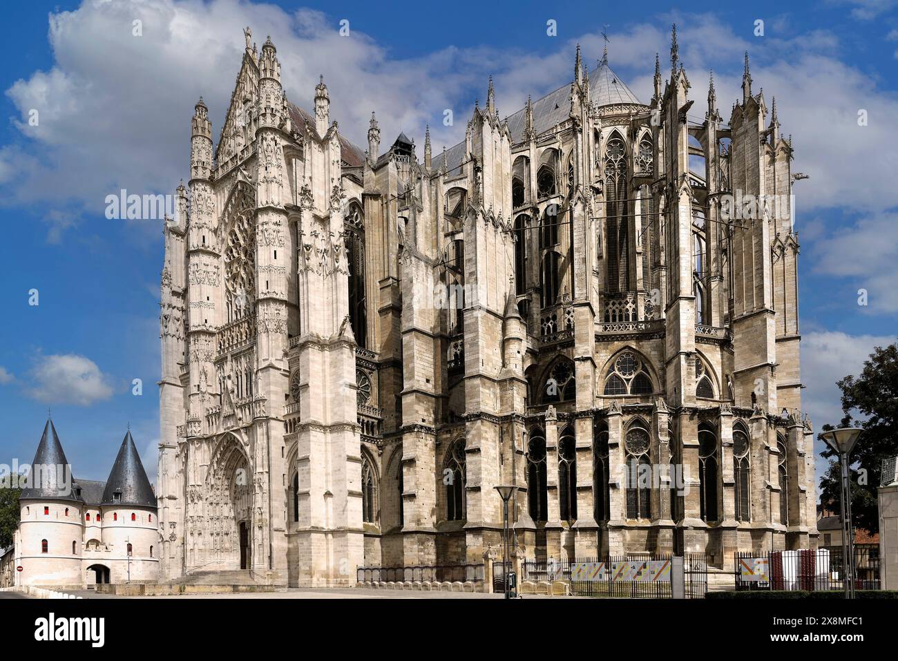 Beauvais cattedrale gotica hi-res stock photography and images - Alamy