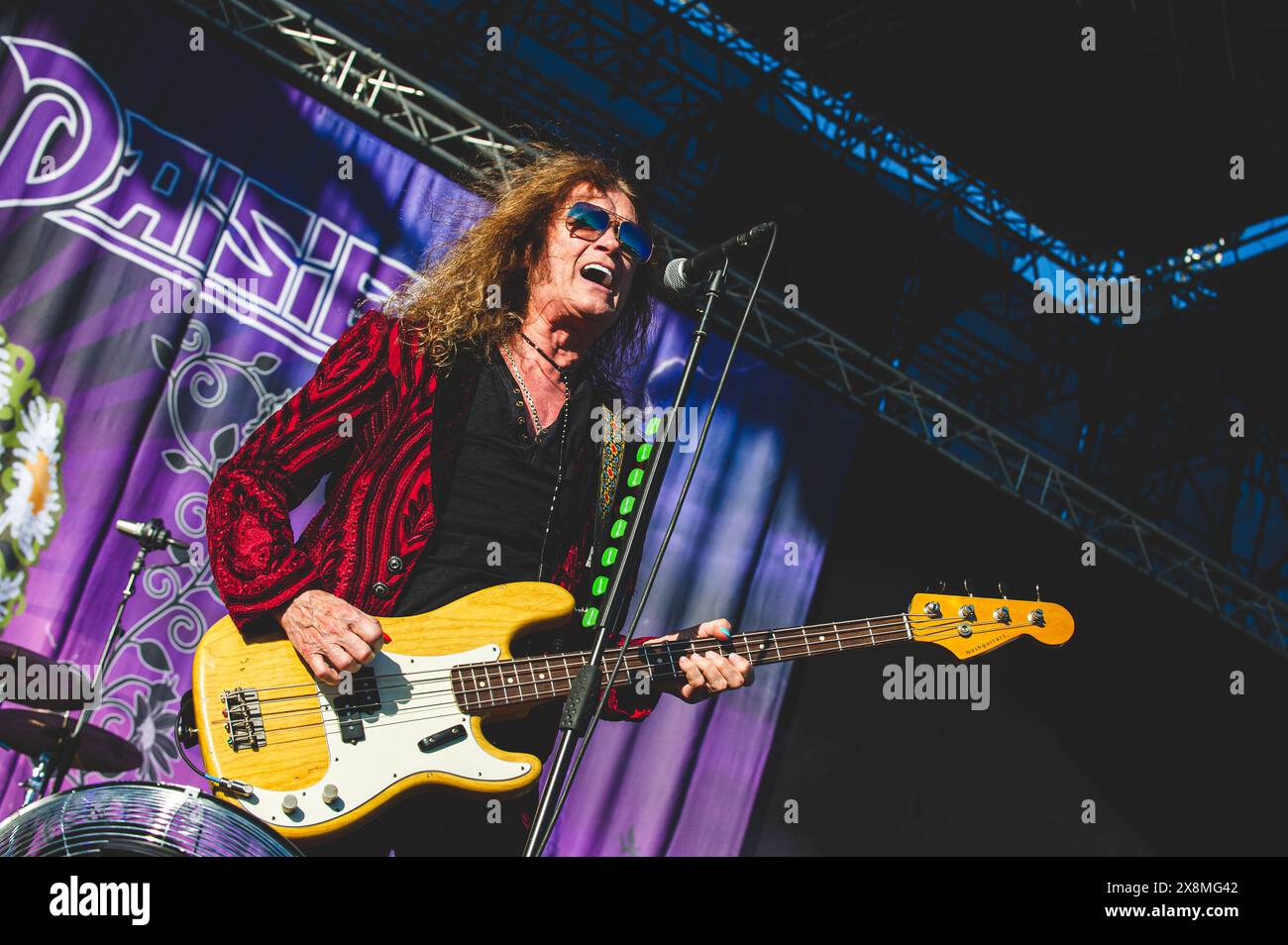 Dynamicpose hi-res stock photography and images - Alamy