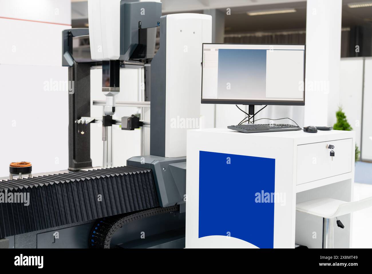 Optic machine for precise measurement of part size and quality ...