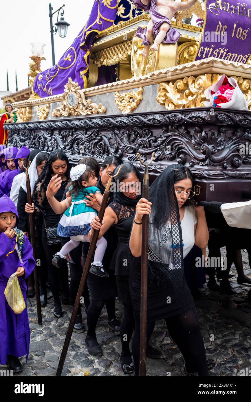 Women carrying statue of Virgin Mary, Traditional Easter procession ...