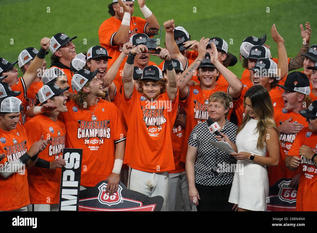 Arlington, Texas, USA. 25th May, 2024. Oklahoma State's Carson Benge ...