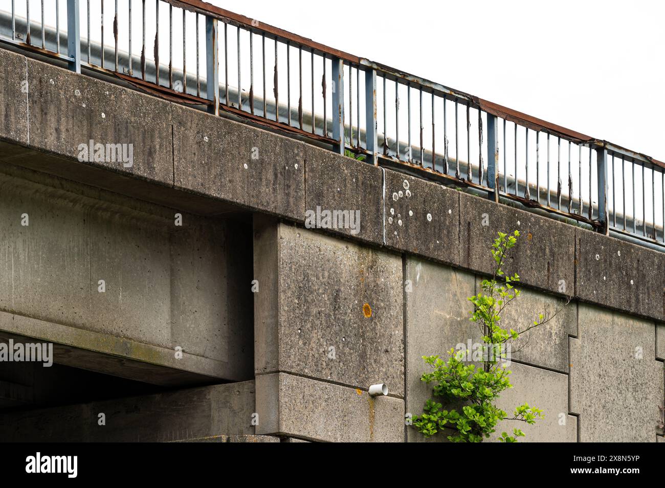 Concrete bridge and railing of the Brussels highway and ringroad, Groot ...