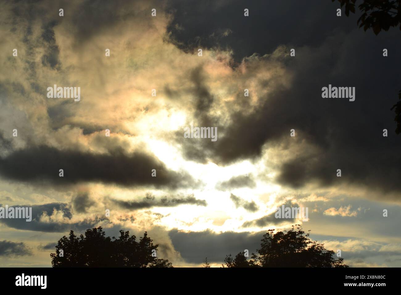 Strong sun hi-res stock photography and images - Alamy
