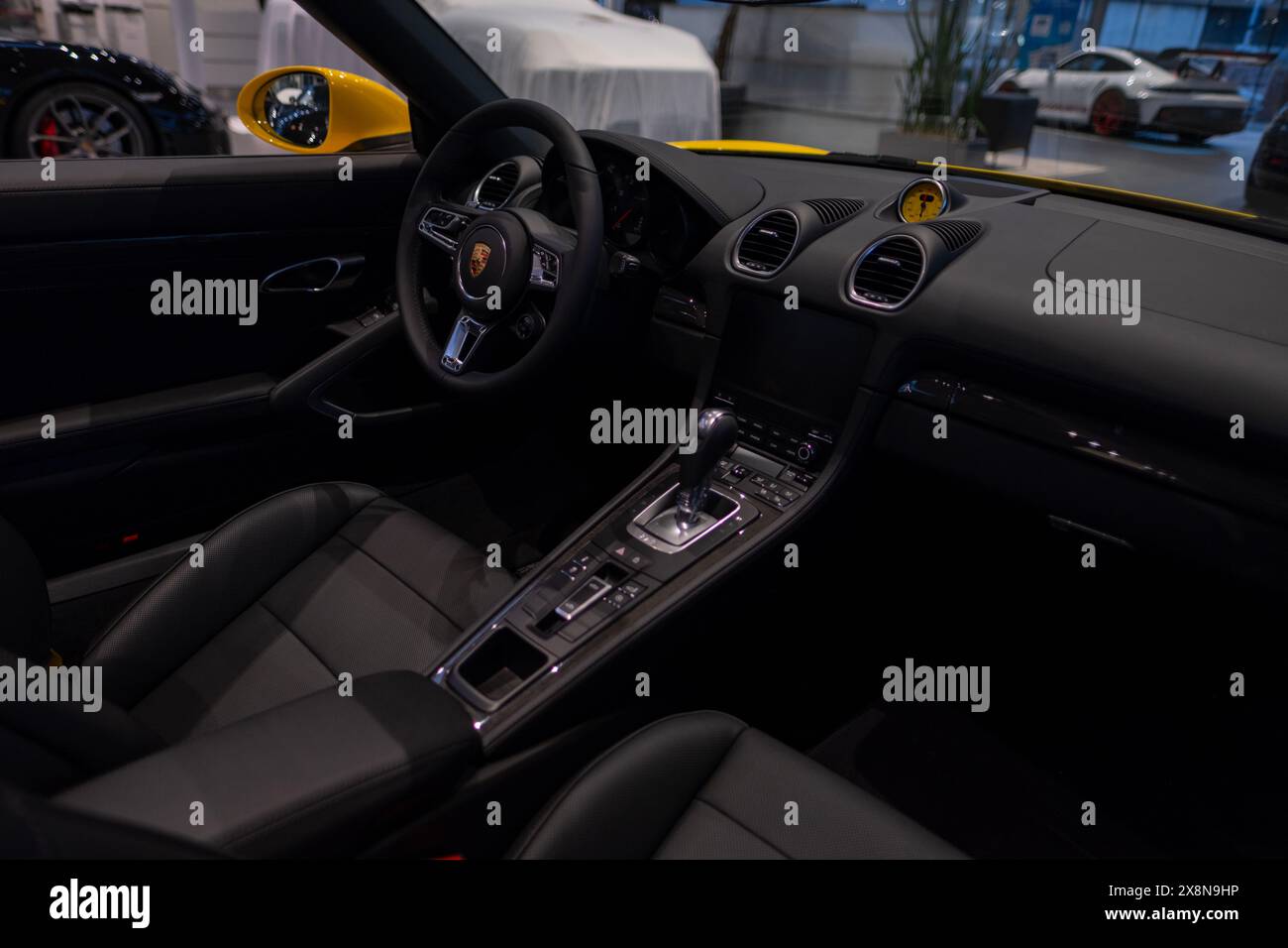 steering wheel, Interior, cockpit Porsche Boxster Cabrio 718 Spyder RS ...