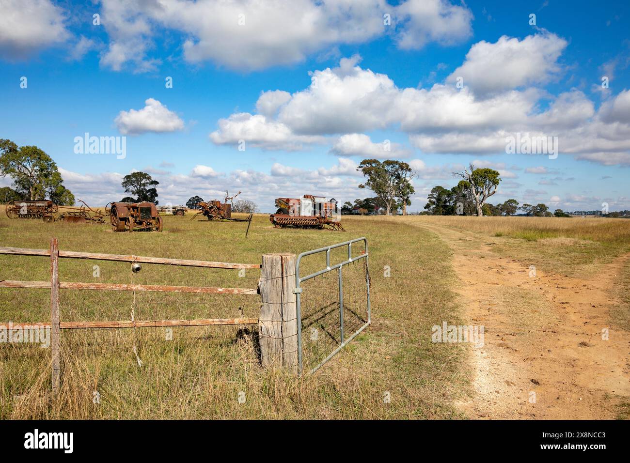 Rusty and rusting old farm agricultural equipment in Oxley Wild Rivers ...