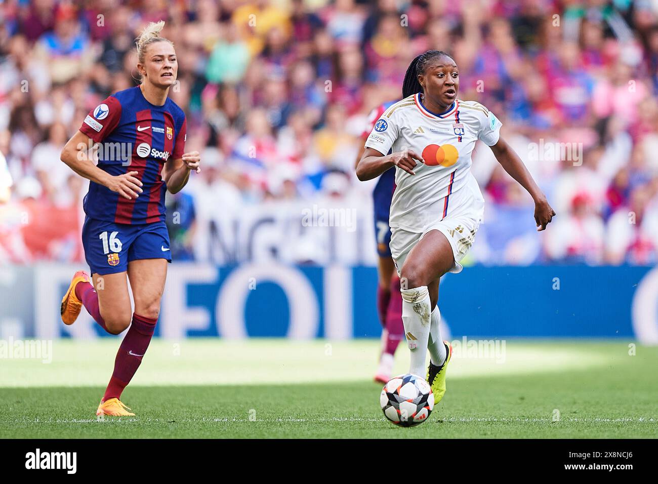 Kadidiatou Diani of Olympique Lyonnais with the ball during the UEFA ...