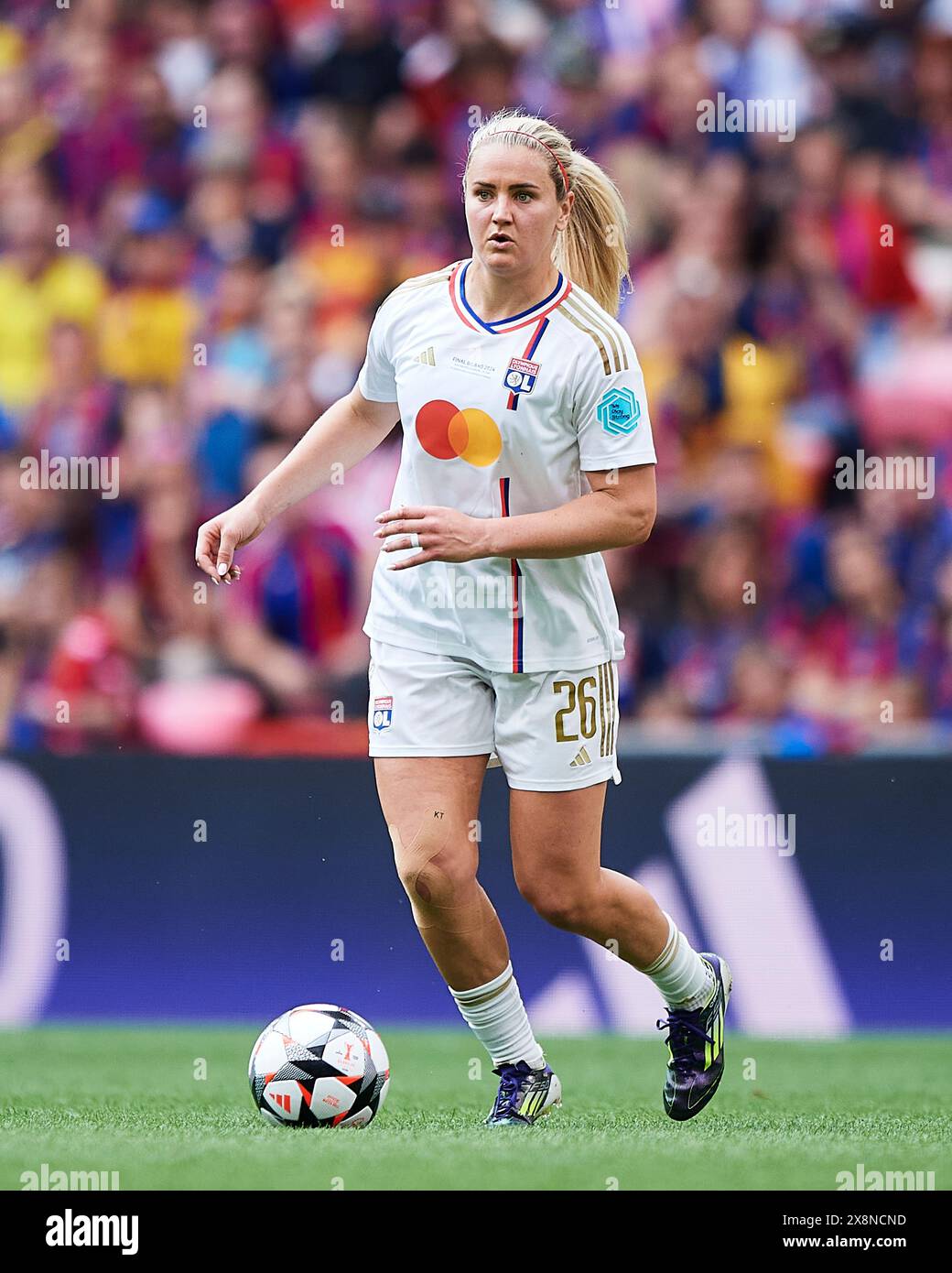 Lindsey Horan Of Olympique Lyonnais With The Ball During The Uefa Women