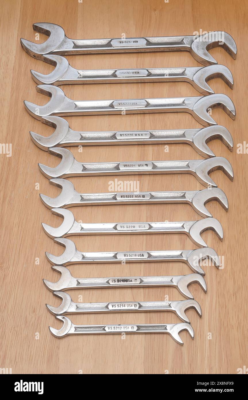 Used Snap-on Open-End 4-way Angle-head Wrenches Stock Photo - Alamy