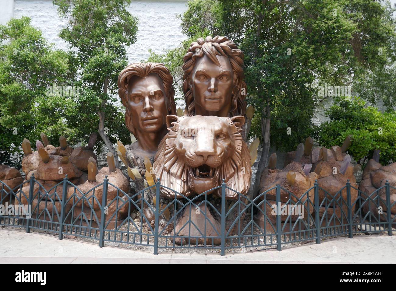Las Vegas, Nevada, USA 15th May 2024 Siegfried And Roy Plaza and Statue ...