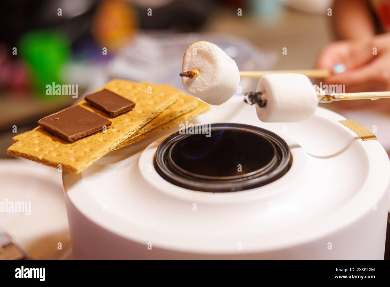 Diy smores hi-res stock photography and images - Alamy