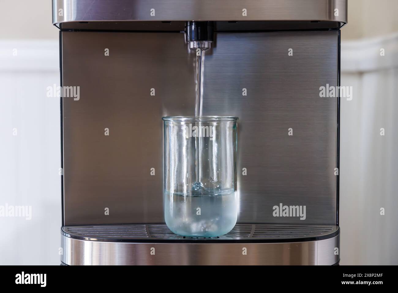 Water dispenser close up hi-res stock photography and images - Alamy