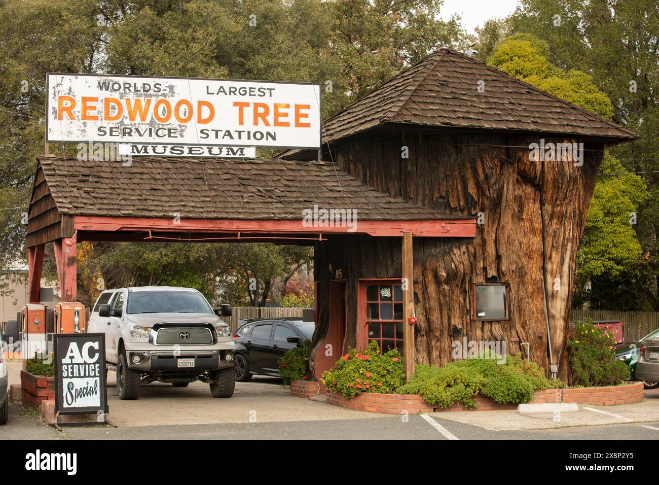 Ukiah, California, USA - November 18, 2021: Cloudy autumn light shines ...