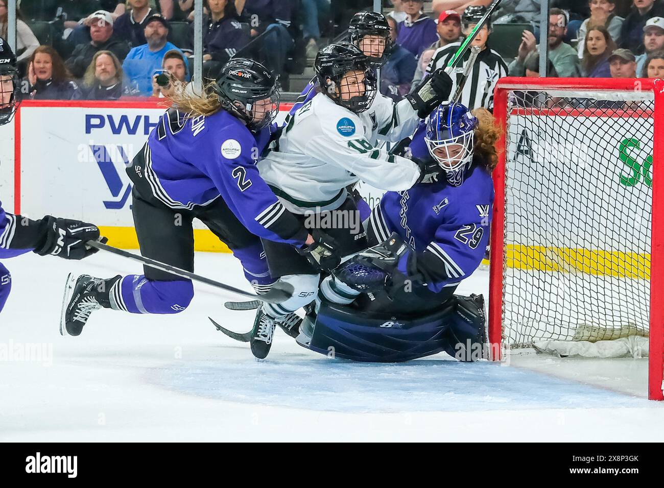 St. Paul, Minnesota, USA. 26th May, 2024. Boston defender ABBY COOK (18 ...