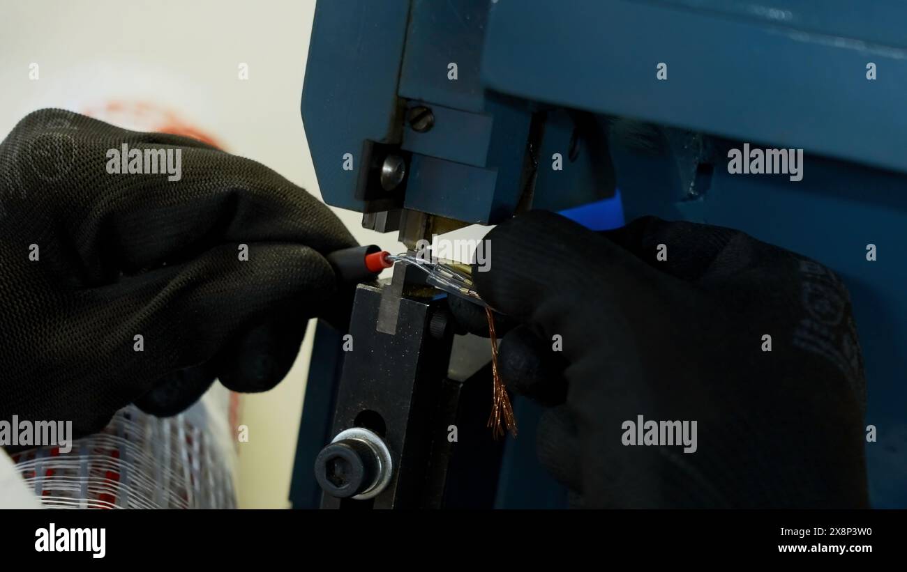 Boy making robot using building hi-res stock photography and images - Alamy
