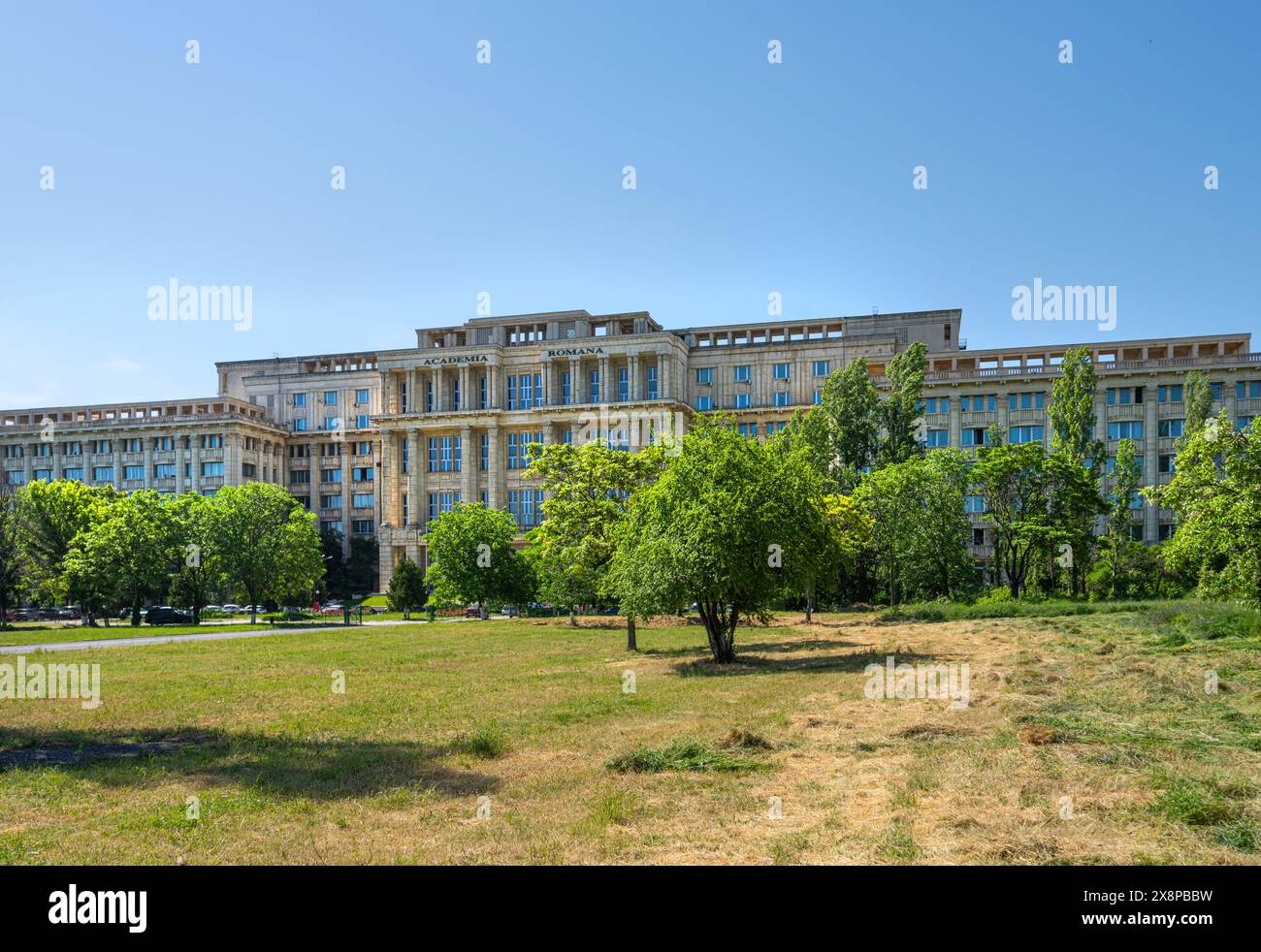 House of the romanian academy hi-res stock photography and images - Alamy