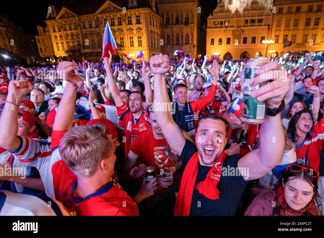 Screenes hi-res stock photography and images - Alamy