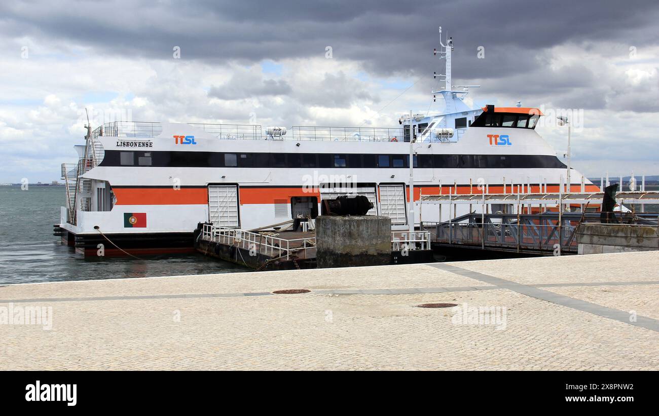 LISBONENSE ferry boat berthed at Cacilhas, starboard view, Almada ...