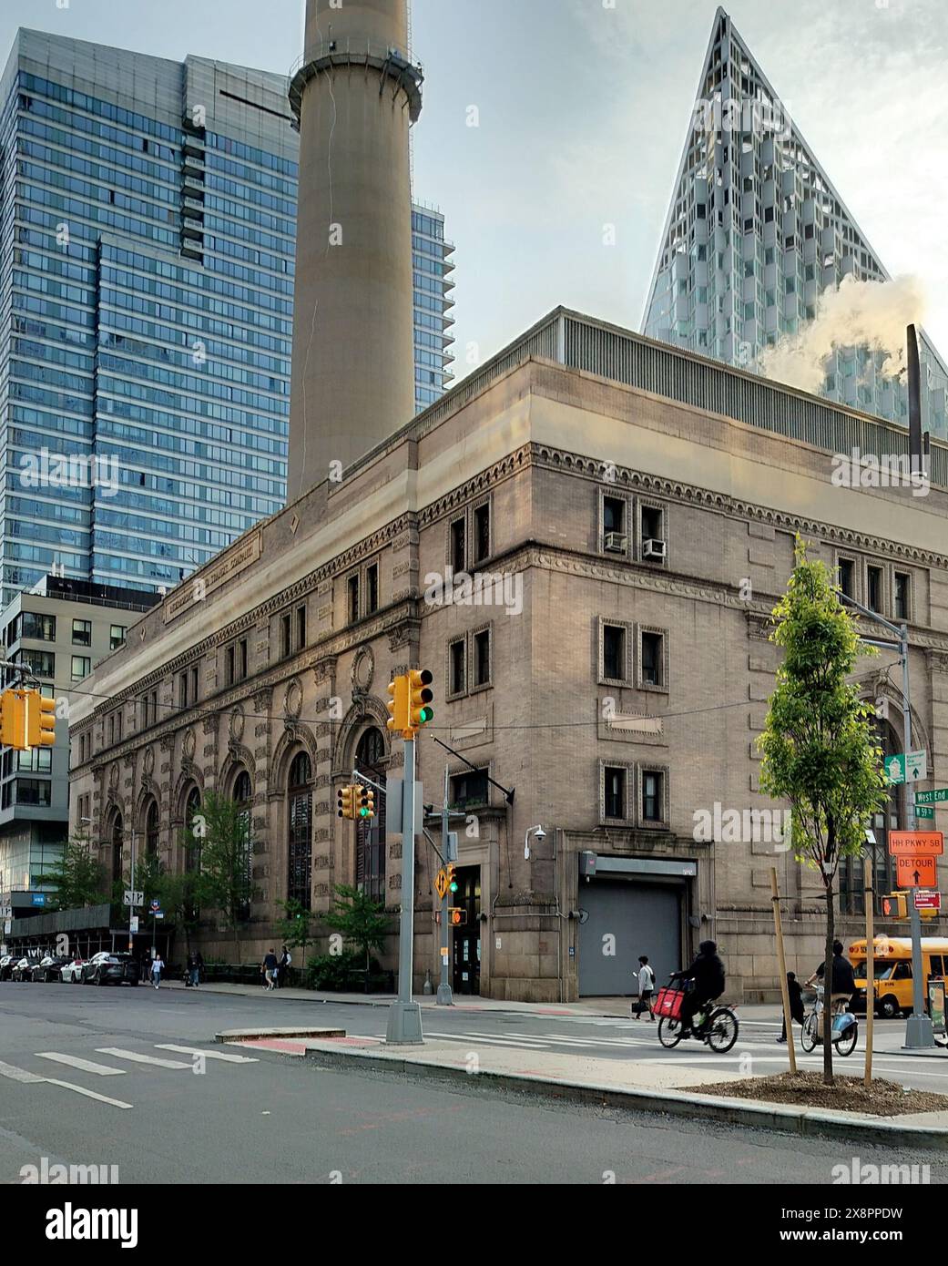 Consolidated edison power plant hi-res stock photography and images - Alamy