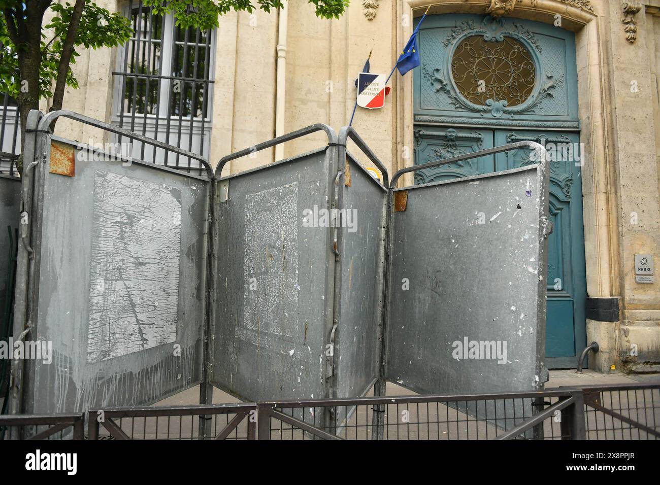 Paris, France. 26th May, 2024. Installation of billboards for the ...