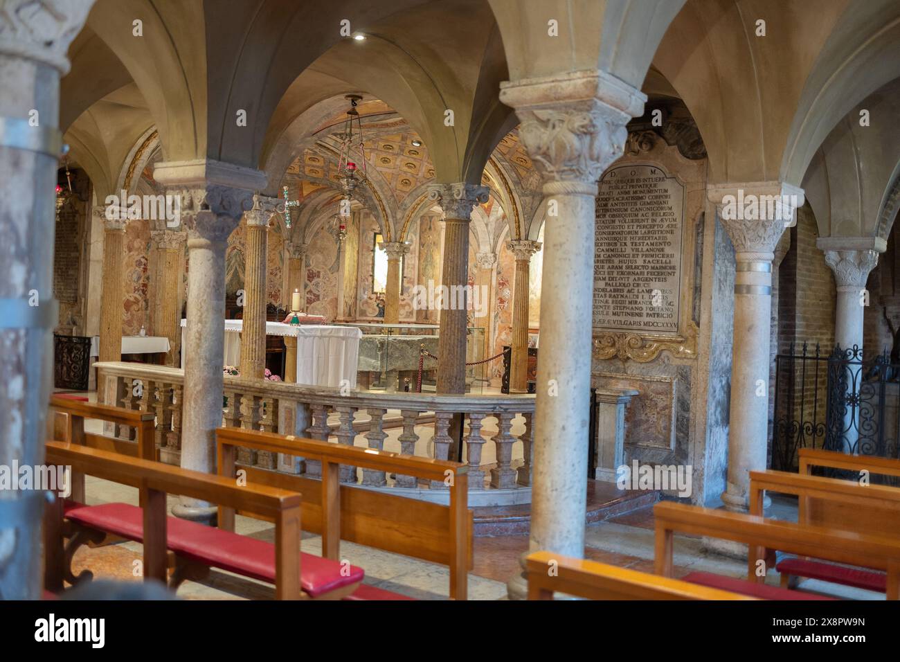 Detail of an interior space of Modena Cathedral, Italy Stock Photo - Alamy