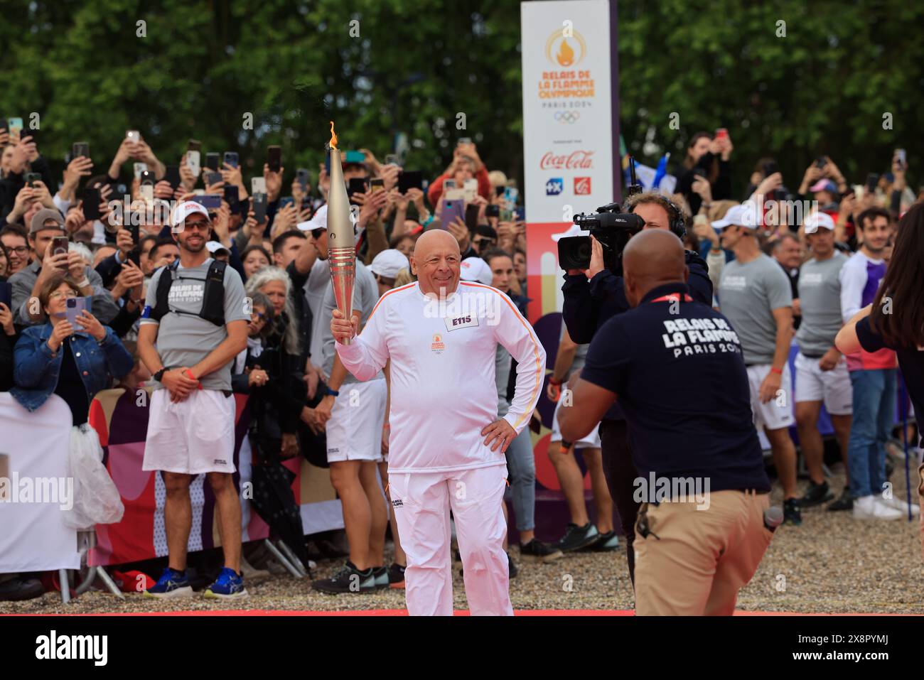 Arrival of the 2024 Olympic torch relay in Bordeaux. Thierry Marx ...