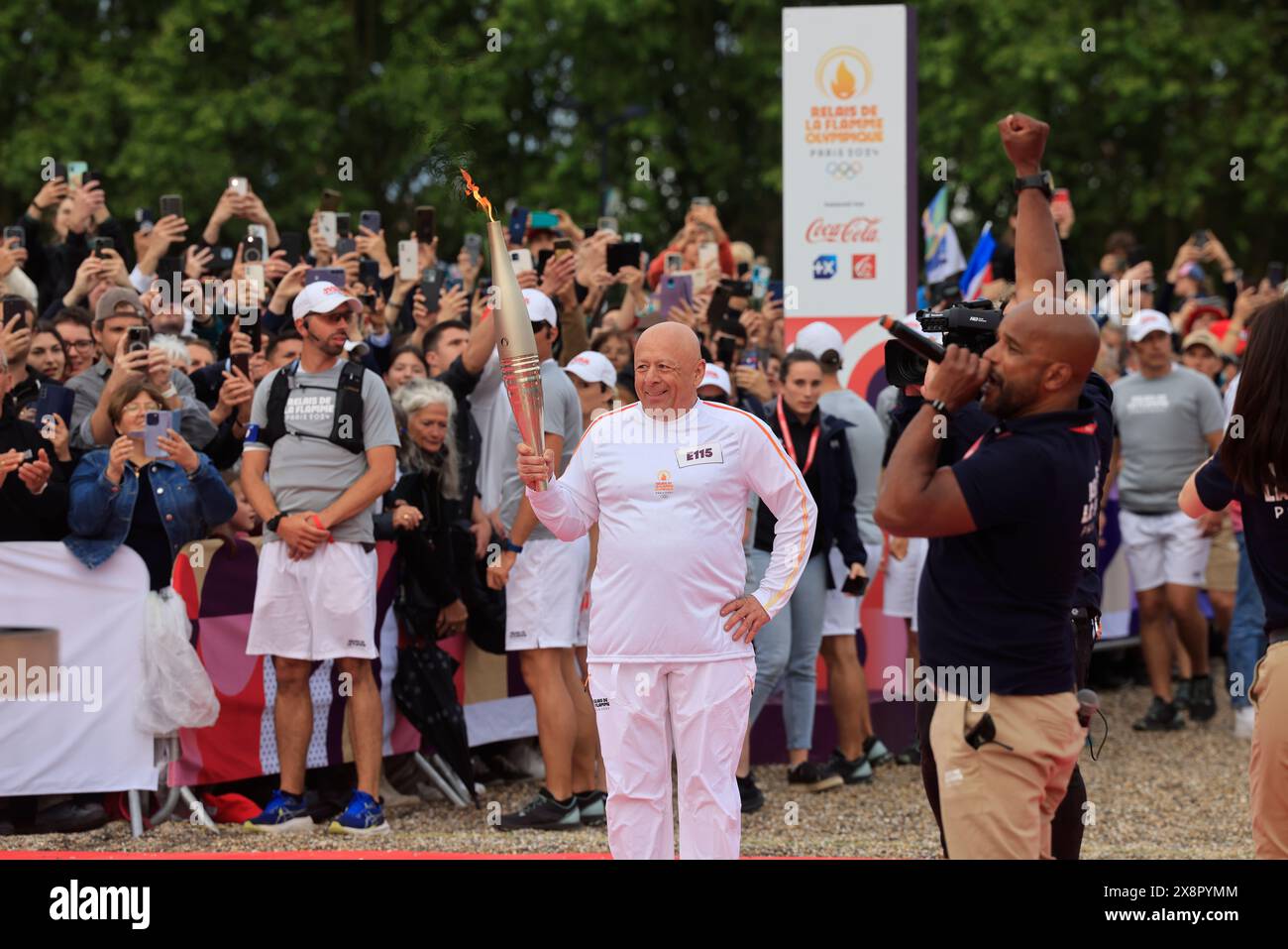 Arrival of the 2024 Olympic torch relay in Bordeaux. Thierry Marx ...