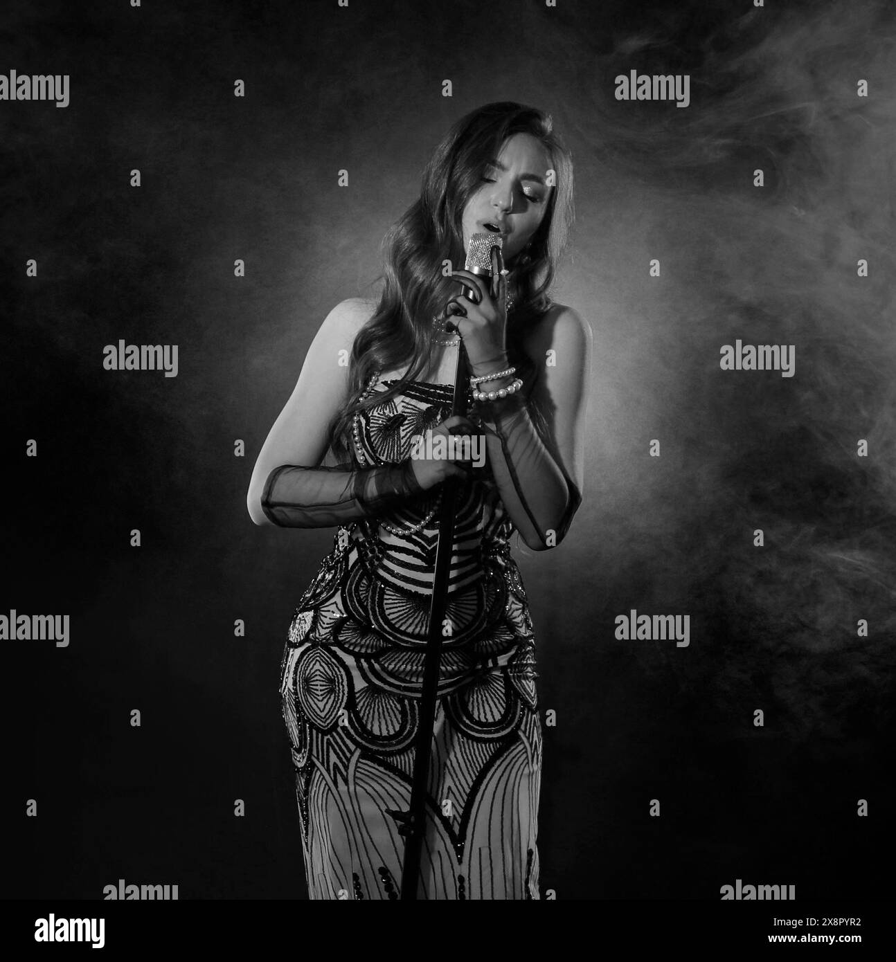 Vintage cabaret black and white hi-res stock photography and images - Alamy