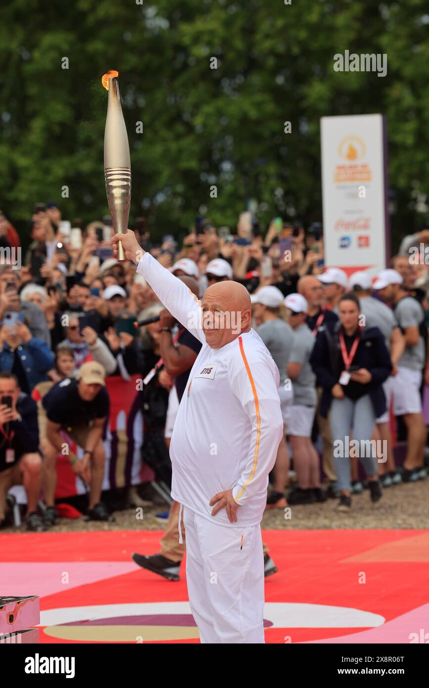 Arrival of the 2024 Olympic torch relay in Bordeaux. Bordeaux, Gironde ...