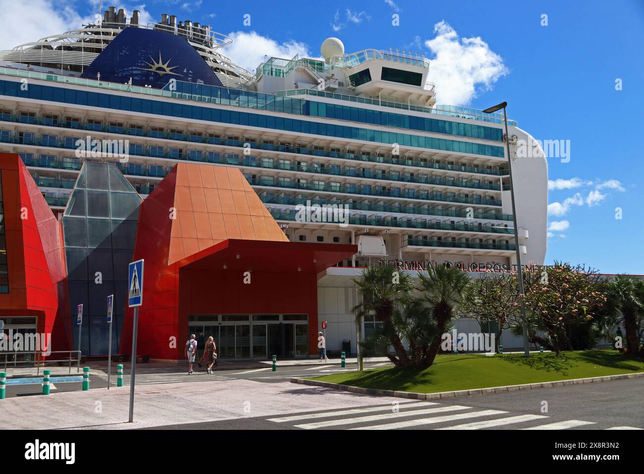 Cruise cruz hi-res stock photography and images - Alamy