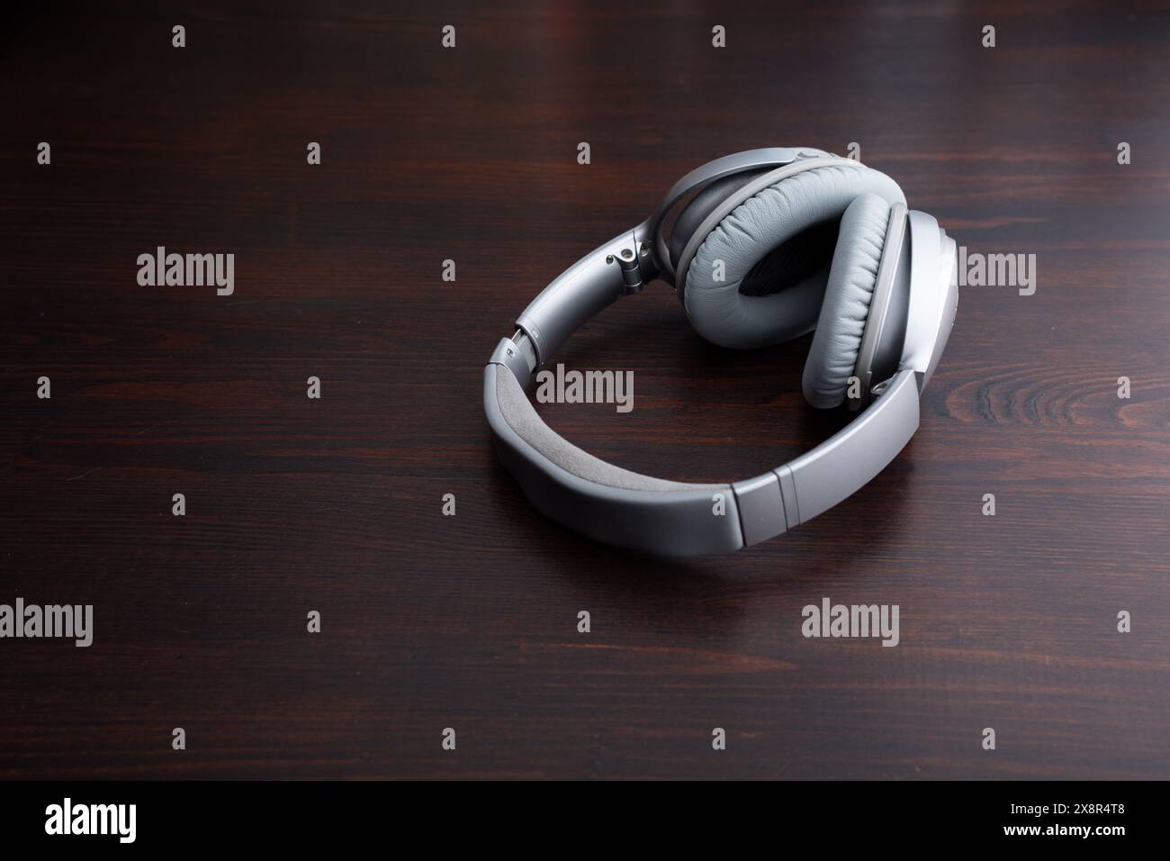 Music wireless headphone industrial hi-res stock photography and images ...