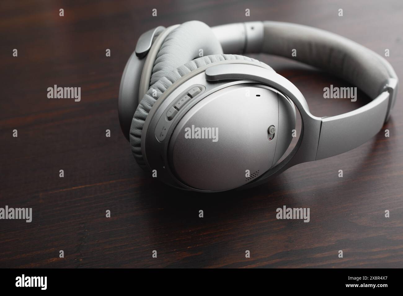 Music wireless headphone industrial hi-res stock photography and images ...