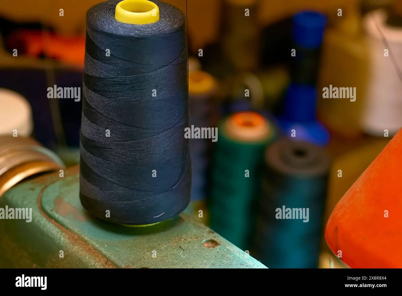Old tailor's thread hi-res stock photography and images - Alamy