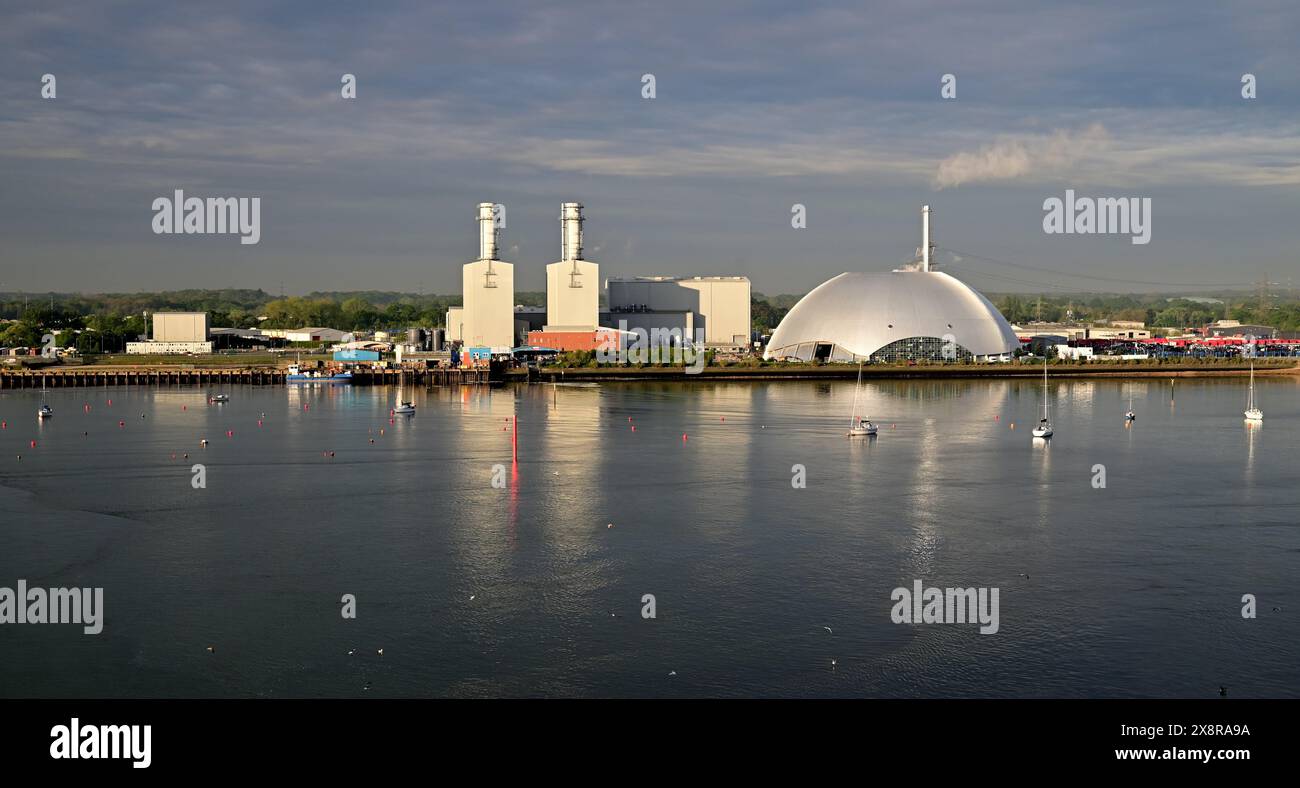 Marchwood Energy Recovery Facility and power station beside Southampton ...