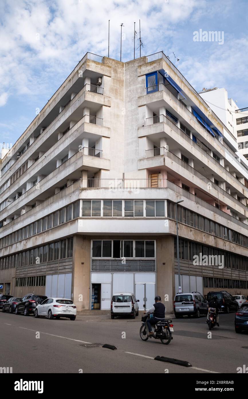 A large white residential building with balconies in Casablanca ...